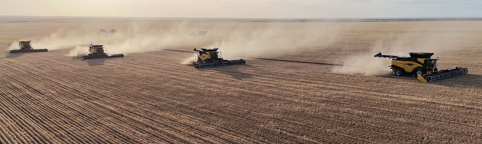 Explore the New Holland CR11 Combine with Our Exclusive Walkaround ...